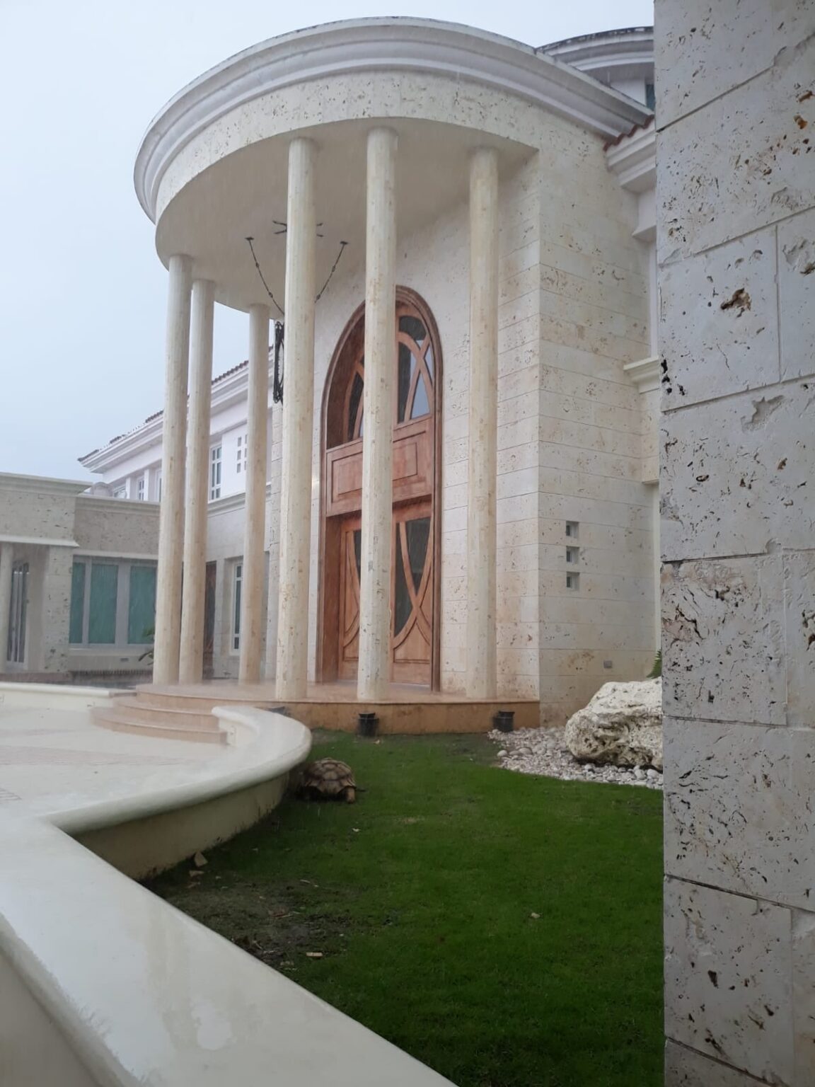 Natural Stones in Puerto Rico | Coraline | Travertine Marble ...